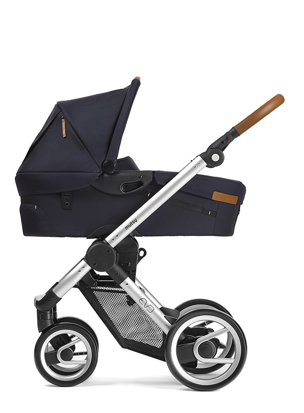 CarefreeKidz.com. Mutsy Evo Urban Nomad Deep Navy Pram Body Bassinet